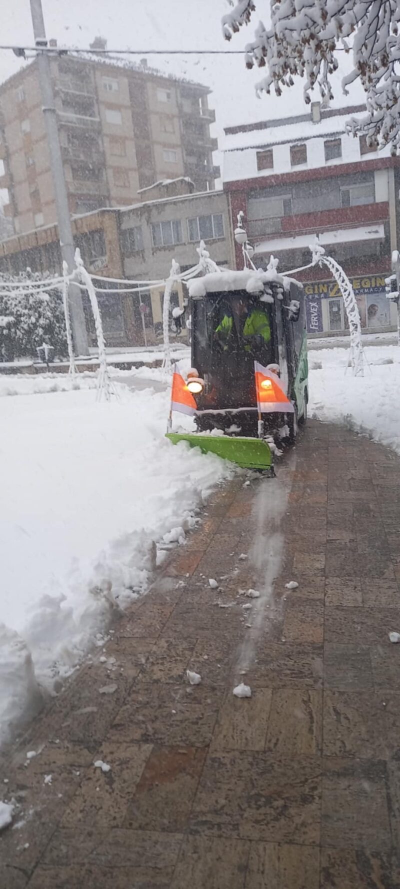 GM636 CLEARS SNOW SIDE BY SIDE WITH HEAVY MUNICIPAL MACHINERY - Green ...